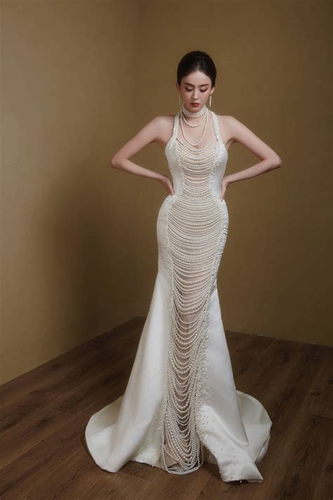 娜扎身穿挂脖珍珠裙典雅清丽 身材凹凸有致太惊艳 搜狐大视野 搜狐新闻