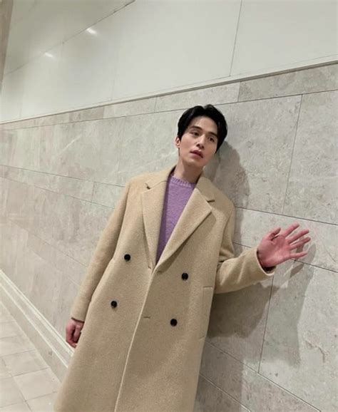 کاش همه 42 ساله‌ها مثل شما باشند آقای لی دونگ ووک؛ استایل پاییزی و جذاب