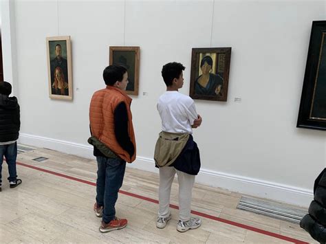 მეშვიდეკლასელების გასვლითი გაკვეთილი დიმიტრი შევარდნაძის სახელობის ეროვნული გალერეაში 21 საუკუნე