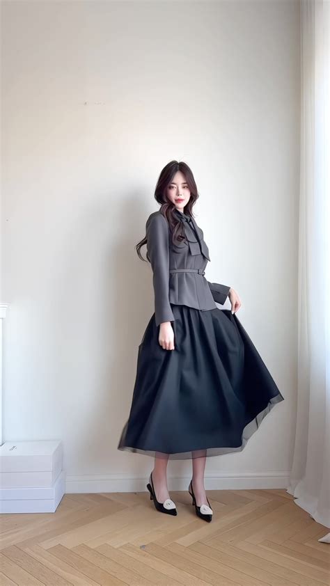 주 나인그랩 매우 탄탄하고 쫀쫀 톡톡한 니트 재질로 군살 커버까지 편안히 도와줄 에스닉한 짜임과 컬러의 V넥 골지 니트 프릴 롱 원피스 💛🧡 ️ 명품스런 컬러와