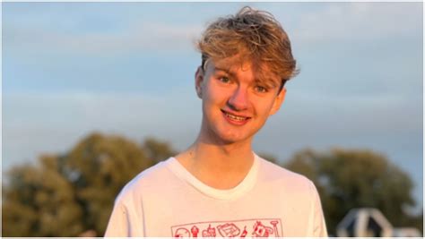 This Is A New Era Tommyinnit Reveals He Has A Girlfriend In His Latest Youtube Video