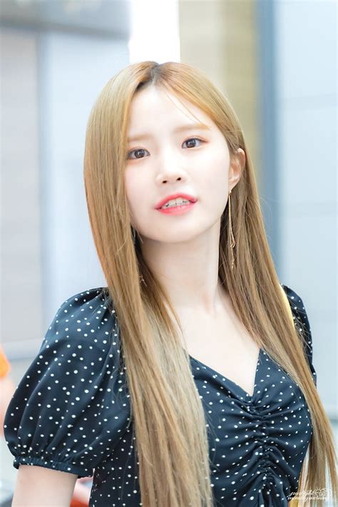 Sunlight On Monday Morning On Twitter Fromis 9 Hayoung Girl Kpop