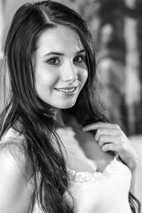 Vanessa Angel Nude In 12 Photos From Met Art