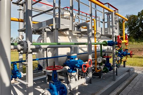 가스 산업 가스 운송 시스템 가스 파이프 라인 가스 파이프 스톱 밸브 및 가스 펌핑 스테이션용 가전제품 역에 대한 스톡 사진 및 기타 이미지 Istock