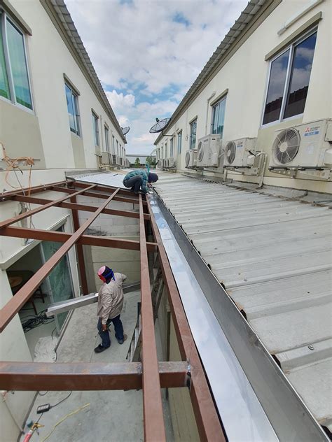 🚩 รางน้ำฝนสแตนเลสเกรด201 📌ความหนา0 4m M 📌ขนาด6นิ้วมาตรฐาน รูปทรงป ปลา 🚩รอยต่อบัดกรีด้วยตะกั่ว 👨