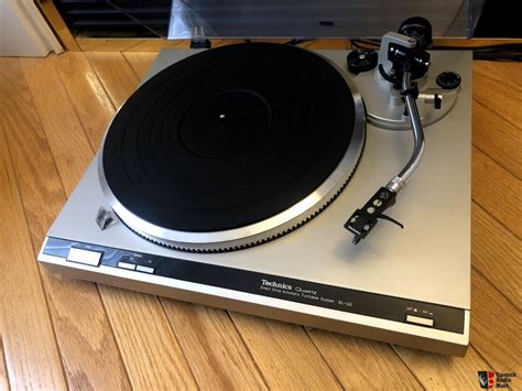 Technics Sl Q2 Direct Drive Quartz Lock Semi Auto Turntable In Excellent Condition Photo