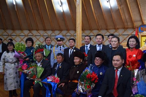 Монгол улсын Төрийн шагнал гардууллаа