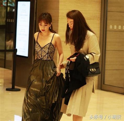 吳昕穿深V吊帶現身酒店凍得瑟瑟發抖網友真是美麗凍人 每日頭條
