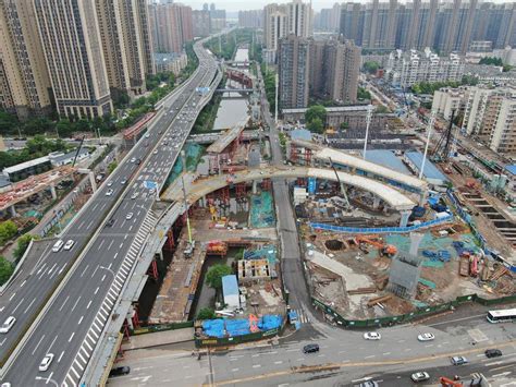 武汉友谊大道快速化改造工程二标电缆隧道贯通 湖北日报新闻客户端
