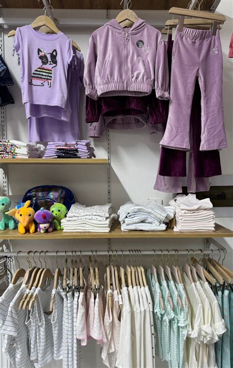 Lucy Люси нь бараагаа шинэчилж хөөрхөн үйлчлүүлэгч нараа тухтай хүлээн авахад бэлэн боллоо