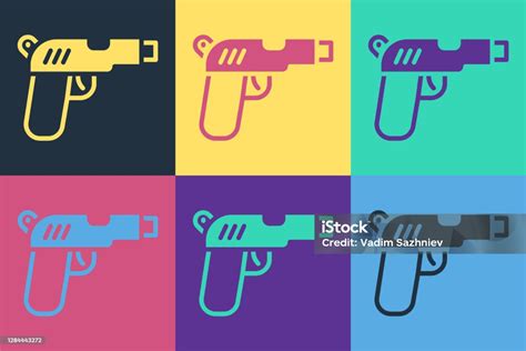 컬러 배경에 고립 된 팝 아트 권총 또는 총 아이콘 경찰 또는 군용 권총 작은 총기 벡터 개념에 대한 스톡 벡터 아트 및 기타 이미지 Istock