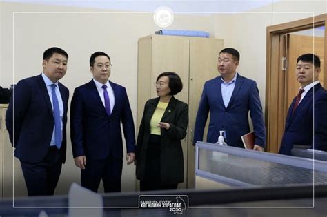 Баянзүрх дүүргийн удирдлагууд Хөдөлмөр халамж үйлчилгээний хэлтэс Гэр