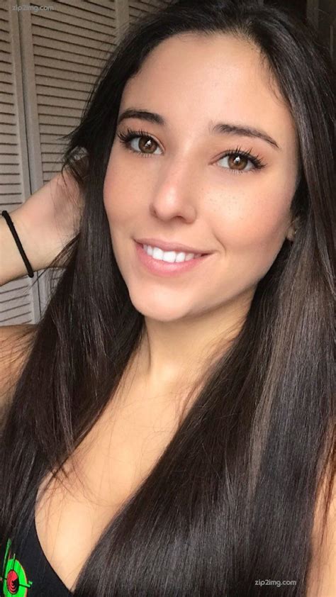 Angie Varona Angie Varona421755072