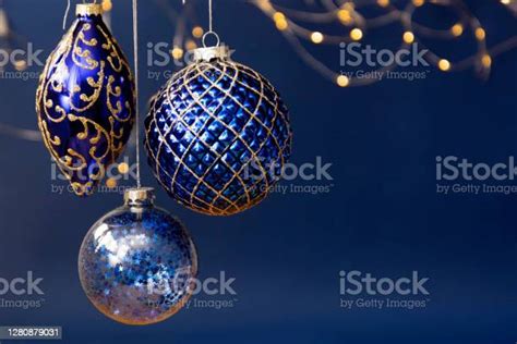 크리스마스 인사말 카드 겨울 장식과 파란색 휴일 계절 모형 배경 공간을 복사합니다 0명에 대한 스톡 사진 및 기타 이미지 0명 가문비나무 겨울 Istock