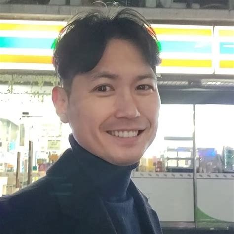 임영춘 Lim Yeong Chun • Threads Say More