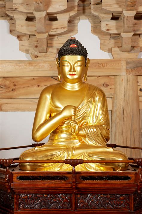 합천 해인사 소장 통일신라시대 목조불상 2건 국보 승격 지정