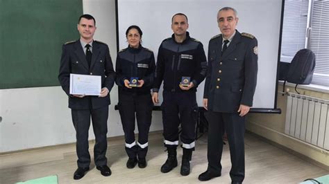 Наградиха победителите в конкурса „Пожарникар на годината“ от Врачанско снимки