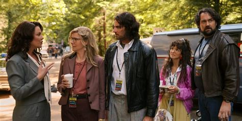 Firefly Lane Season 2 Part 1 Review Kate And Tully Just Cannot Stay