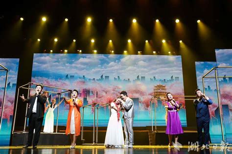 《阳台的花儿开了》获第十九届群星奖作品疫情音乐