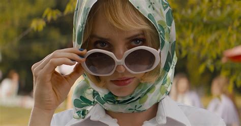 ‘do Revenge Netflix Review Maya Hawke Rages In Dark Teen Comedy Indiewire