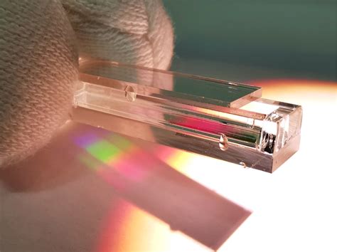 photograph of the lvf based module illuminated with the halogen lamp