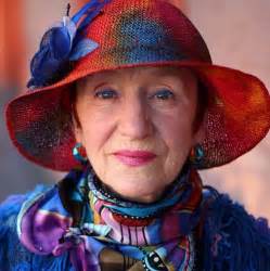 "Высокий" возраст в ярких цветах Socratify.Net