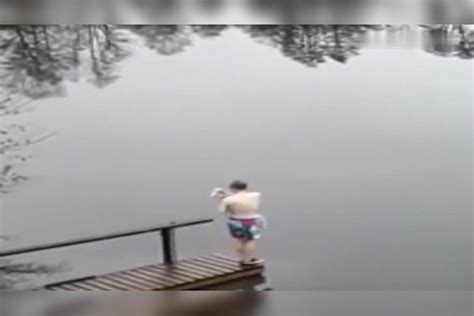 那么帅一个动作骗了多少人？帅哥有你这样的吗？