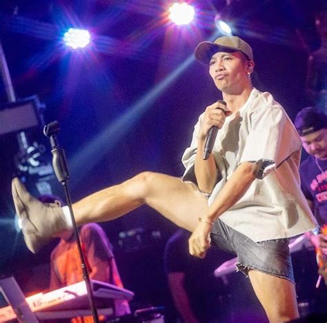 ก้อง ห้วยไร่ แจงเจตนาดี ถอดกางเกงบนเวทีคอนสิร์ต แลกเงิน5หมื่น Khaosod