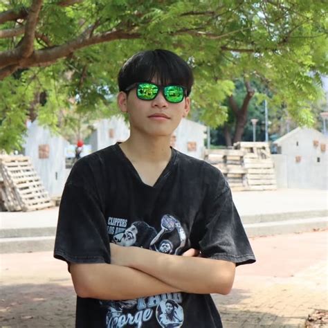 Dennis Threads Say More