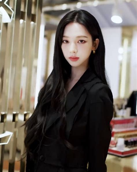 𓏲 𓂃 Karina Model Beauty