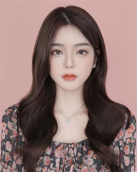 유빈 On Instagram 아라언니가 이번에도 예쁘게 담아준 증명사진 🌷 오해피데이스튜디오 증명사진 신사” Girl Korean Girl Fashion