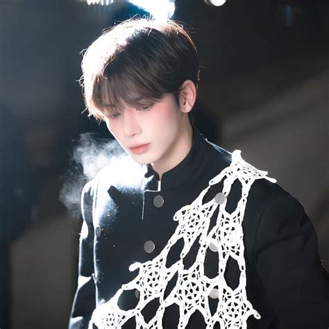 一千个蝴蝶的骸骨 睡在我的墙上 一大群年轻 高清图片，堆糖，美图壁纸兴趣社区