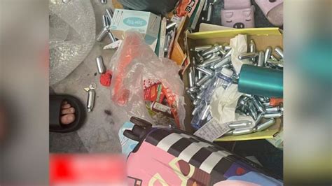 3人吸食500多瓶“笑气”，民警上门一锅端凤凰网视频凤凰网