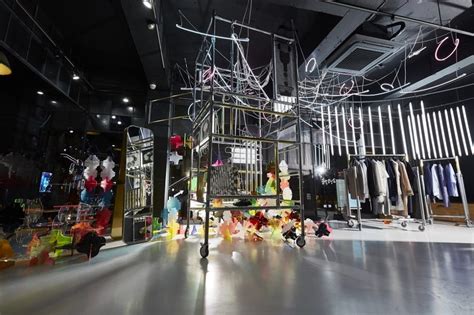 아트 공간으로 변신한 패션 매장의 진화 패션서울