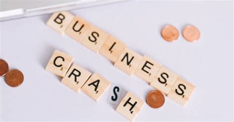 경기 침체 경제 경제 위기 경제적 도전 경제적 영향 금융 금융 부문 금융 위기 금전 문제 기업 위기 기업가 정신 노트북 돈 동전 동전과 노트북