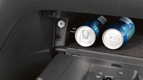 Як зробити з автомобільного бардачка холодильник корисний лайфхак для водіїв Suv News