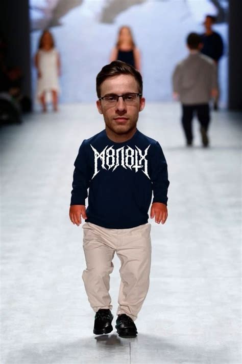 ш8вц8в In 2024 Cosplay Woman Skinhead Memes