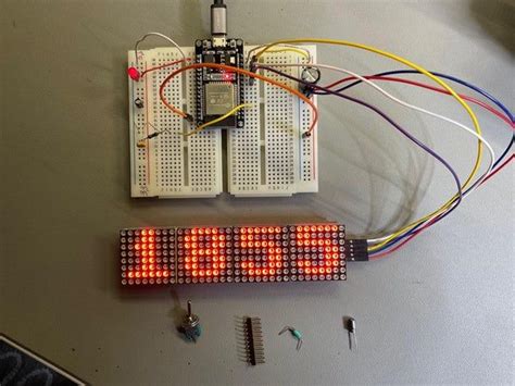 simple led matrix clock internet time synced esp32 based