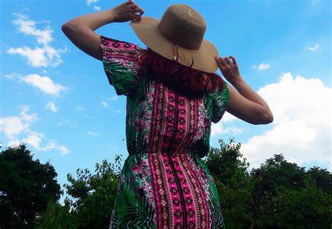 무료 이미지 여름 소녀 하늘 따뜻한 모자 드레스 빛 담홍색 나무 장난 잔디 식물 휴가 세계 3056x2106 Lotteszka