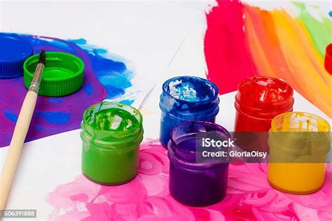 워터컬러 페인트 흰색 시츠 용지를 지원합니다 배경 이미지 공예에 대한 스톡 사진 및 기타 이미지 공예 그림 그리기 노랑 Istock