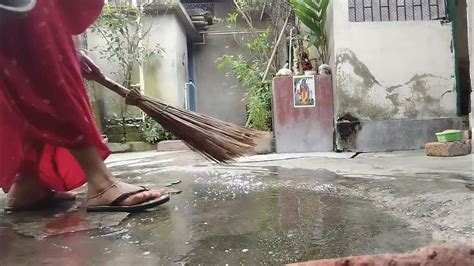 জল ই তো জীবন অনেক মানুষ এখনো জলের জন্য খুব কষ্ট করে আমার আছে বলে কি নষ্ট করব জল বিনা বাচা কি