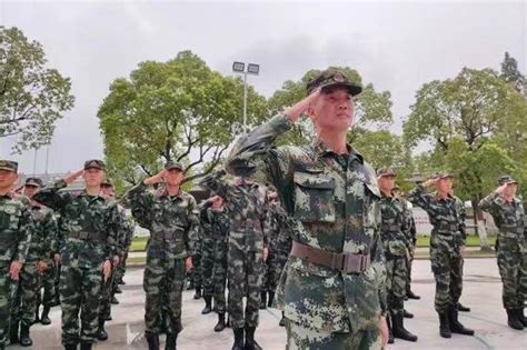 图说∣永远做党和人民的忠诚卫士！武警上海总队组织武警部队徽启用仪式