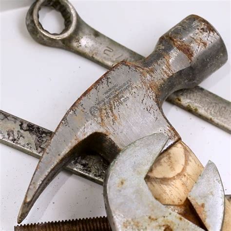 Naturally Remove Rust With These Hacks Hacks DIY Clean Video How To Remove Rust Cleaning