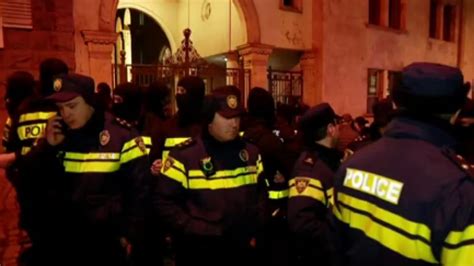 პარლამენტთან კიდევ რამდენიმე პირი დააკავეს Metronome Ge