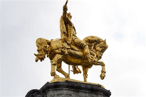 รูปปั้นแกรนด์เพลสแห่งบรัสเซลส์เมืองหลวงของเบลเยียม มรดกโลกของยูเนสโก ภาพสต็อก ดาวน์โหลดรูปภาพ