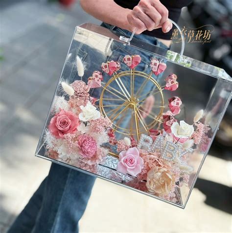 《夏天的香氣，是薰衣草的溫柔》 💜🌿🌞 薰衣草網路花店 情人節花束 媒體報導最具創意網路花店 Lavender