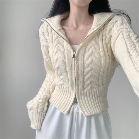 자스민벨 [귀여운아방핏🩷 따뜻도톰 ] 마들렌 꽈배기 하찌 하이넥 투웨이 집업 니트 가디건