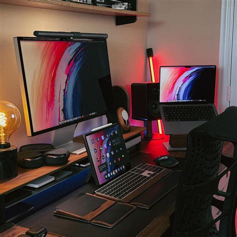 I Use A Single Display With The Ipad Pro And Macbook Pro As Secondary