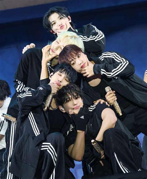 blip 아 이거지 하는 이번 캐랜 착장1