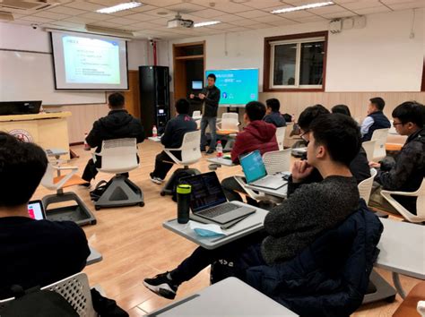 我院举办 高屋建瓴ai公开课——青年说”第4期